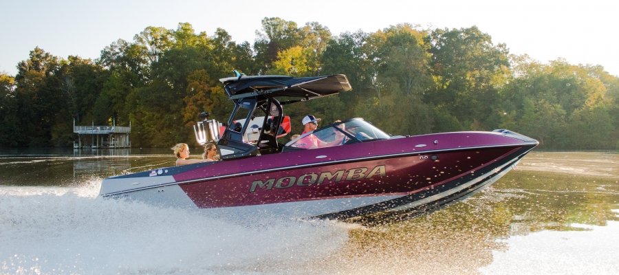 Moomba Boat Logo